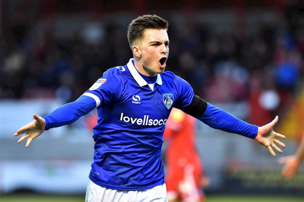 Dearnley Confirmed As Phillips' First New Signing | Guiseley AFC